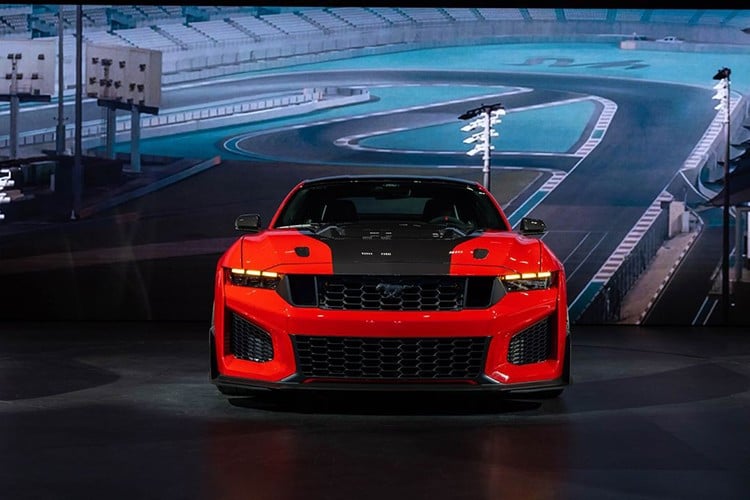 En nærmere titt på den nylig lanserte 2026 Ford Mustang Dark Horse SC.