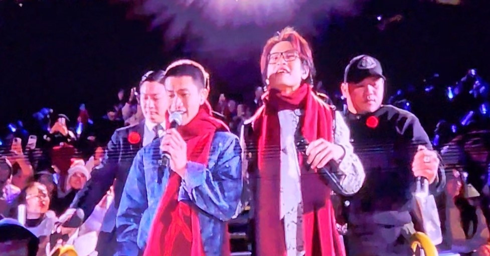 Ha Anh Tuan's words moved Nguyen Hung, Huong Tram, and 20,000 other ...
