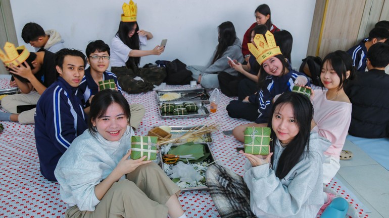 Nearly 700 students experienced the "Vietnamese-Japanese Tet 2026" event.
