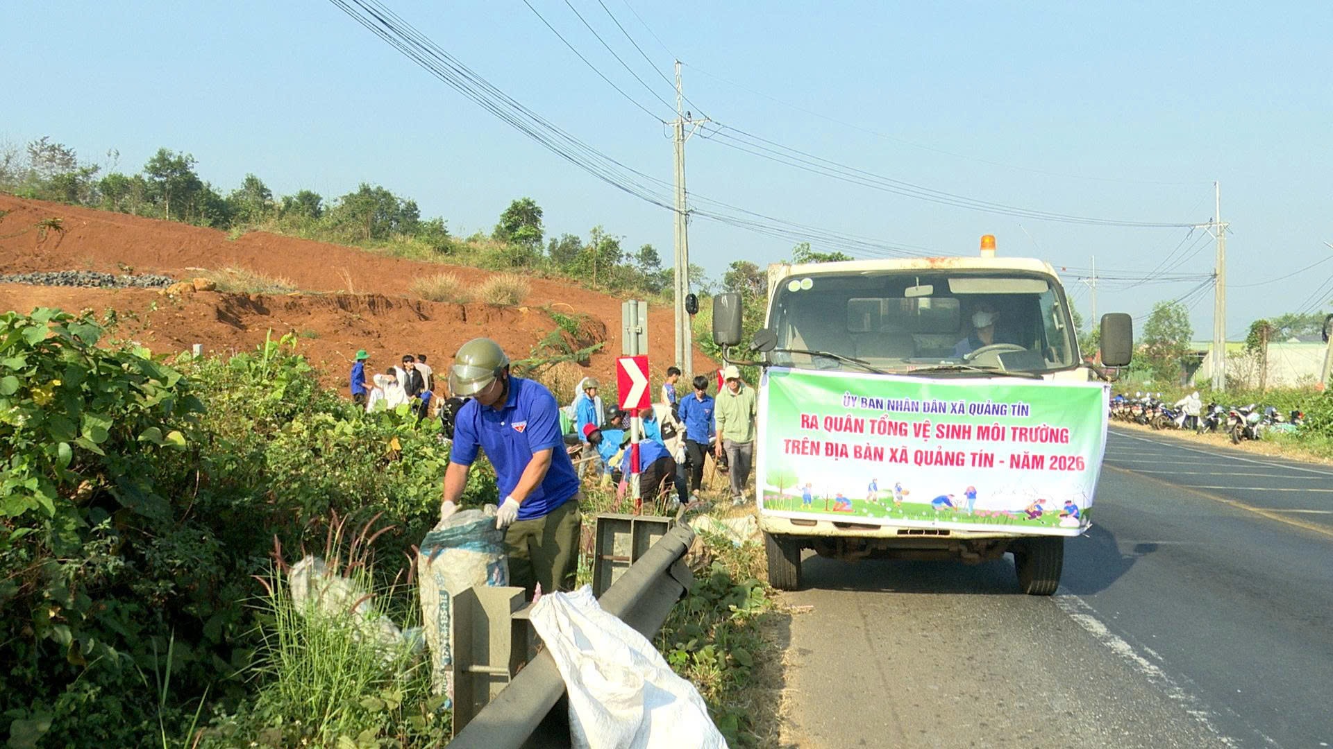 Quang Tin launches environmental cleanup campaign.