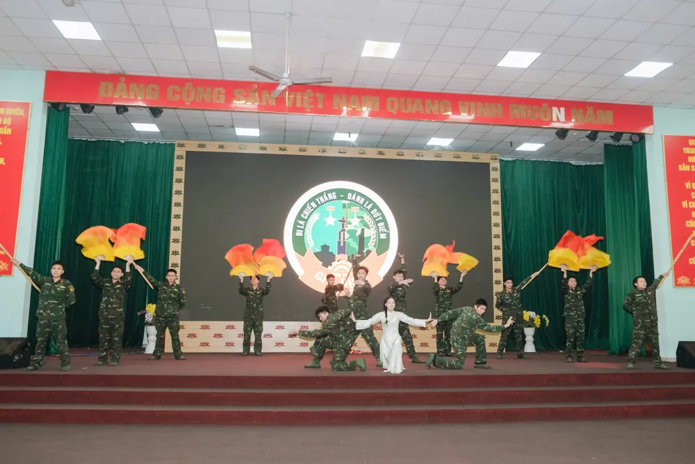Ho Chi Minh City youth participate in the "Spring for Soldiers" campaign.