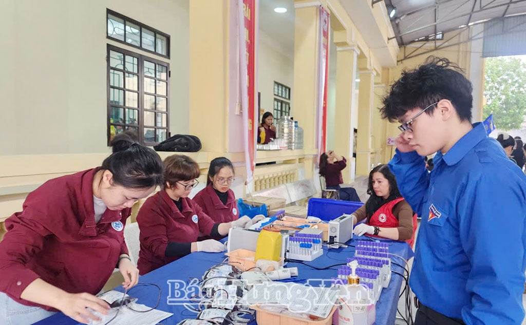 Over 500 people participated in the first voluntary blood donation ...
