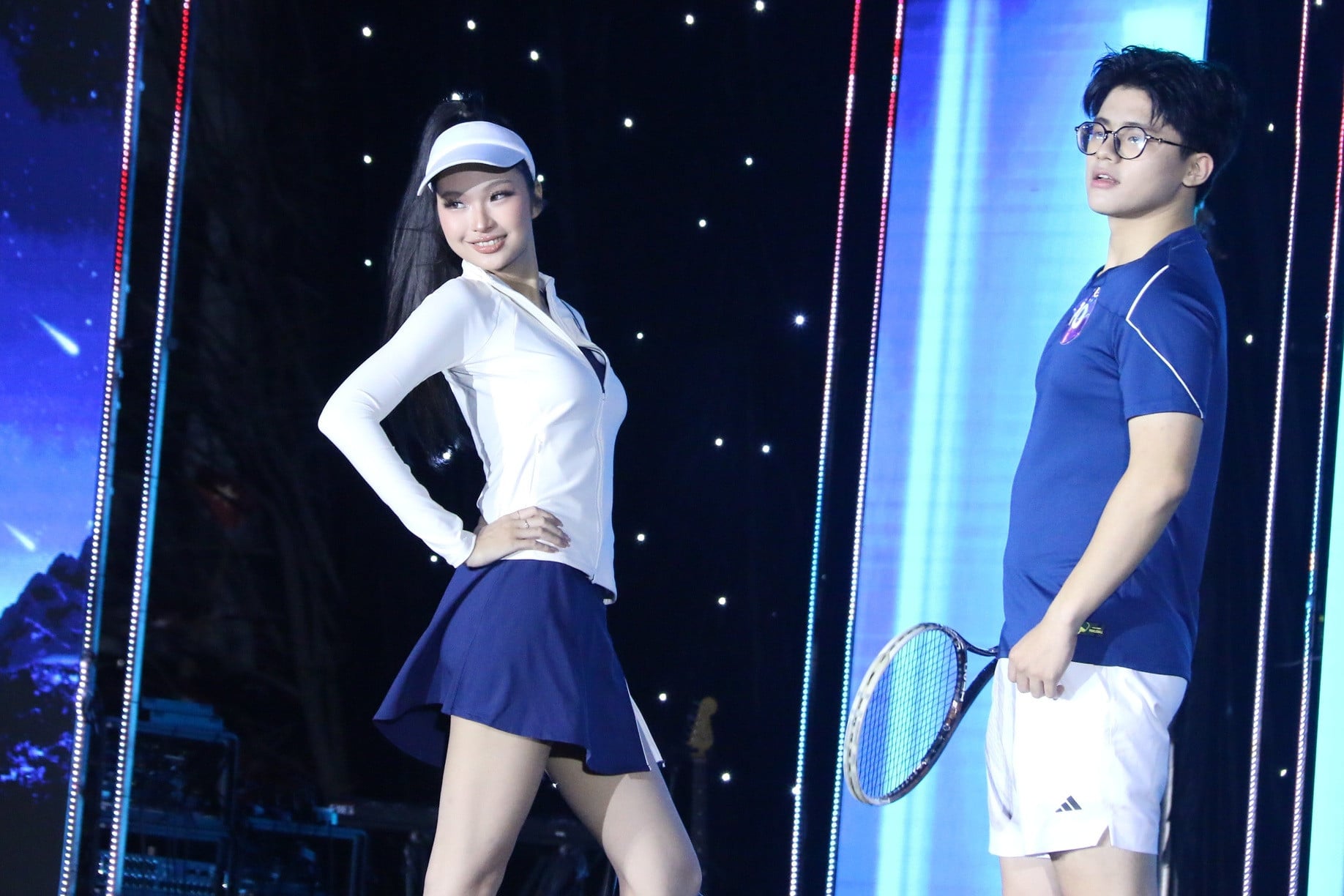 Die liebliche Schönheit der Miss Foreign Trade University.