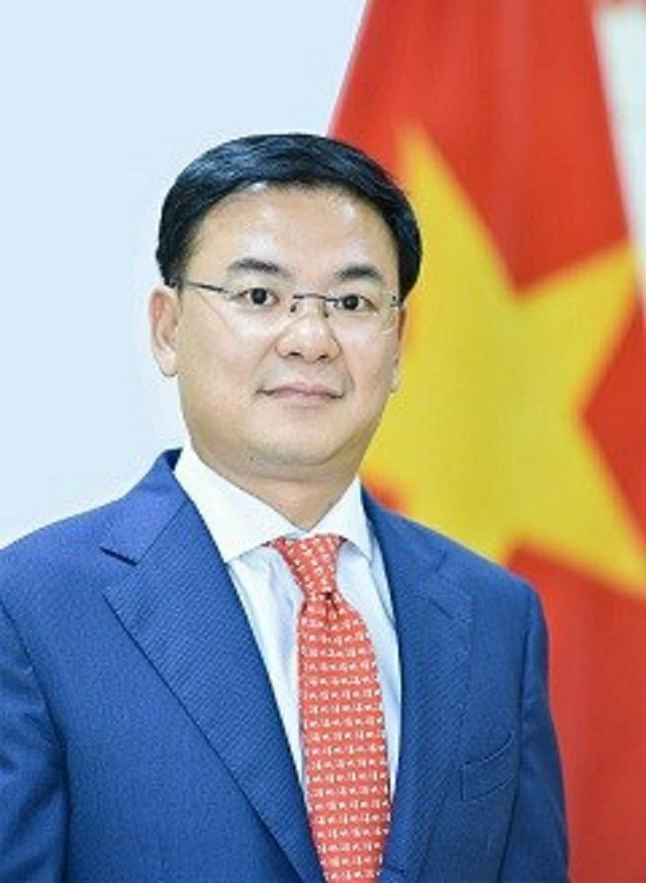 Velvyslanec Pham Quang Hieu: 14. celostátní sjezd strany je plný ...