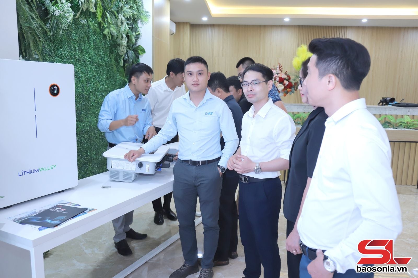 Mendorong produksi dan konsumsi energi surya secara mandiri.