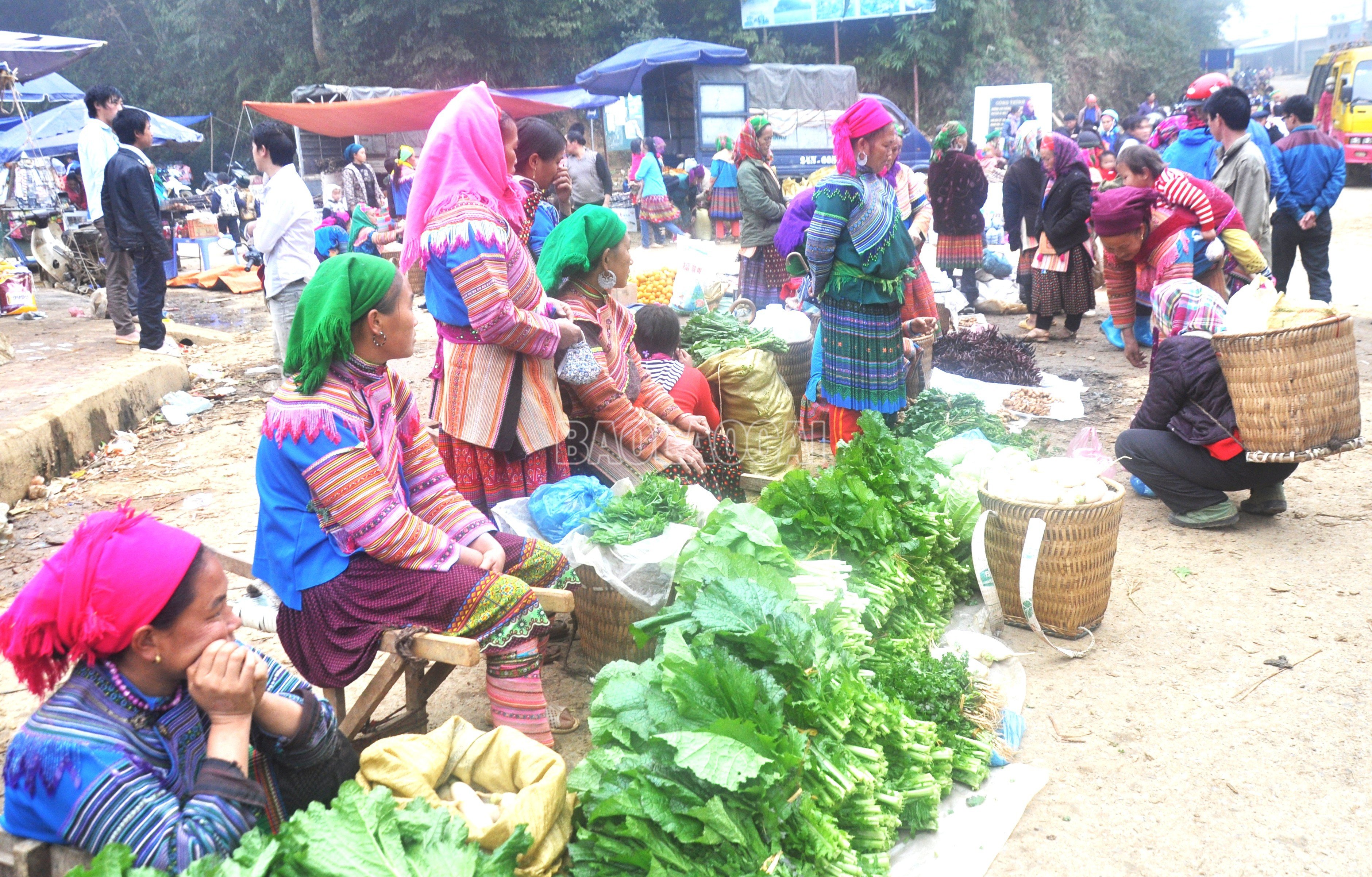 Rộn ràng chợ phiên Sín Chéng