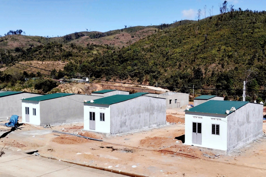 82 hogares de la minoría étnica Xơ Đăng en la comuna de Tu Mơ Rông ...