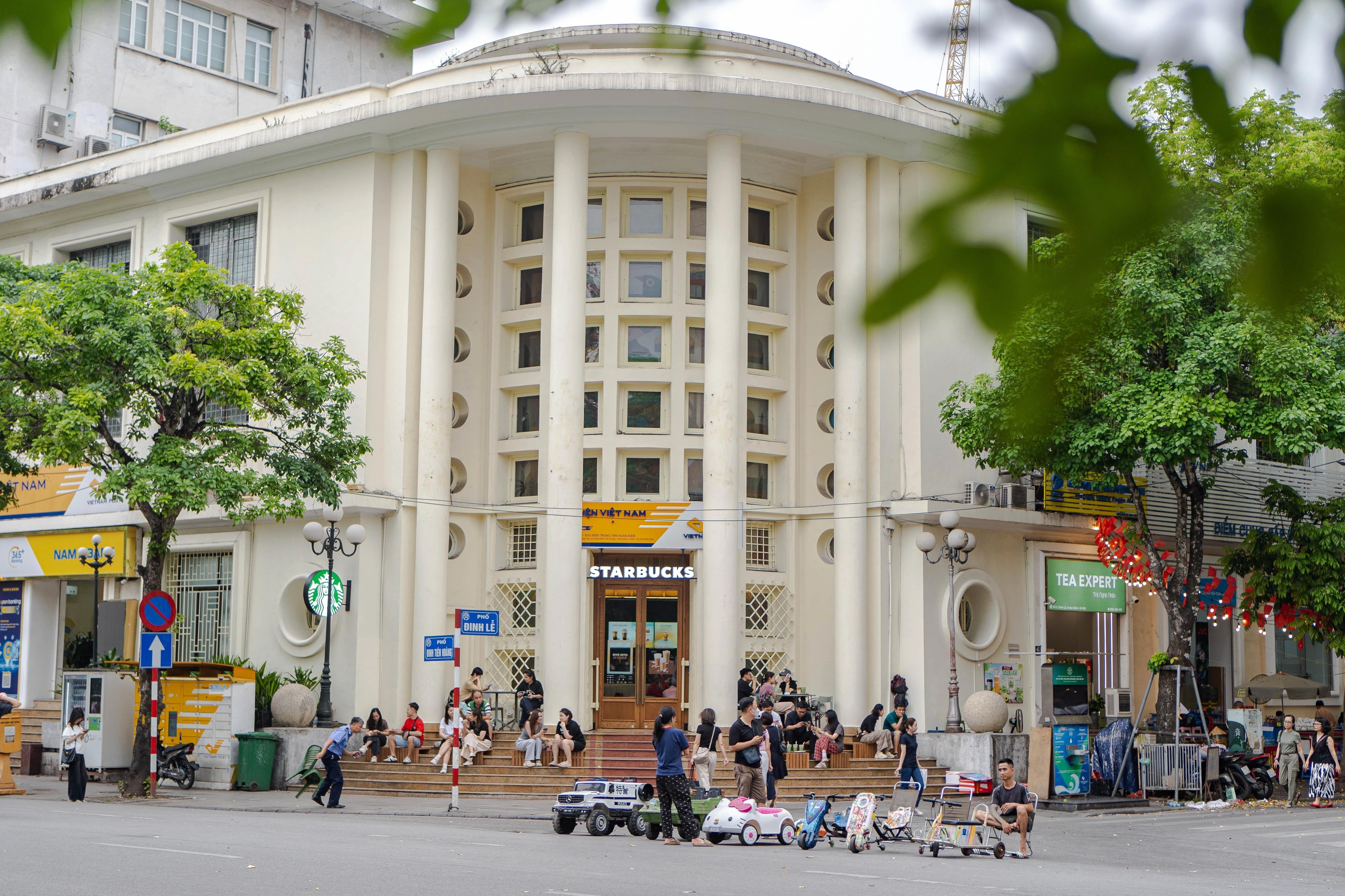 Why is Vietnam a 'difficult challenge' for Nestlé and Starbucks coffee?
