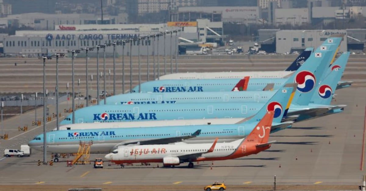 More South Korean airlines ban the use of power banks on board.