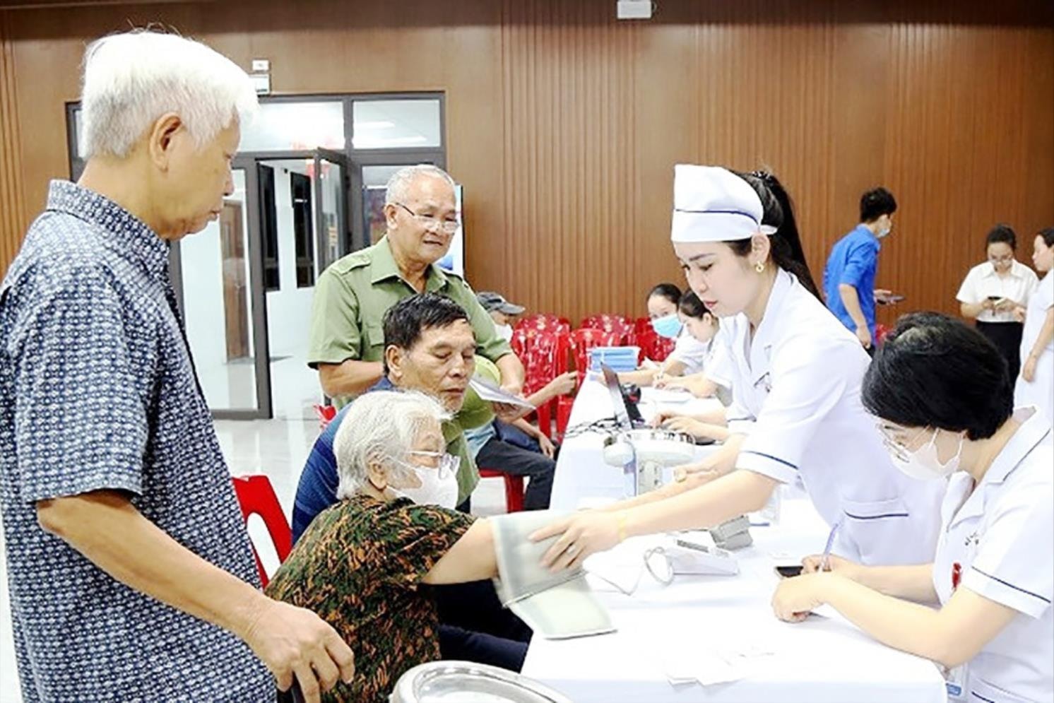Solving the human resource problem for elderly care.