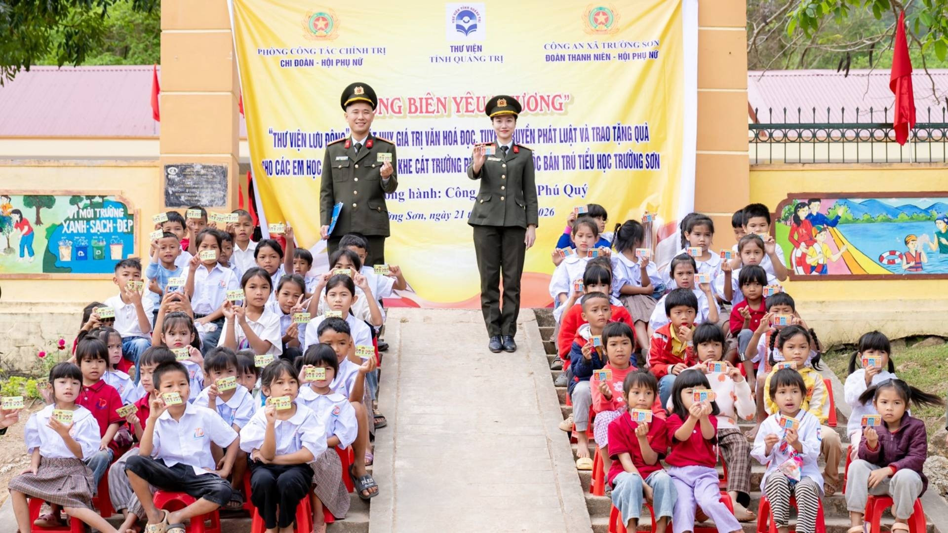 [Photo] Quang Tri: Bringing the love of Tet to the border region