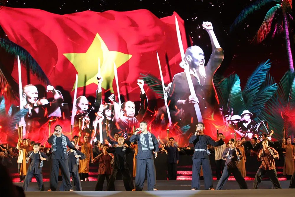 Ciudad Ho Chi Minh: Programa artístico especial "Luz de fe y aspiración"
