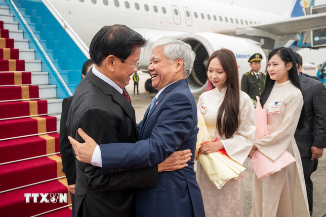 The General Secretary and President of Laos and his wife arrived in ...