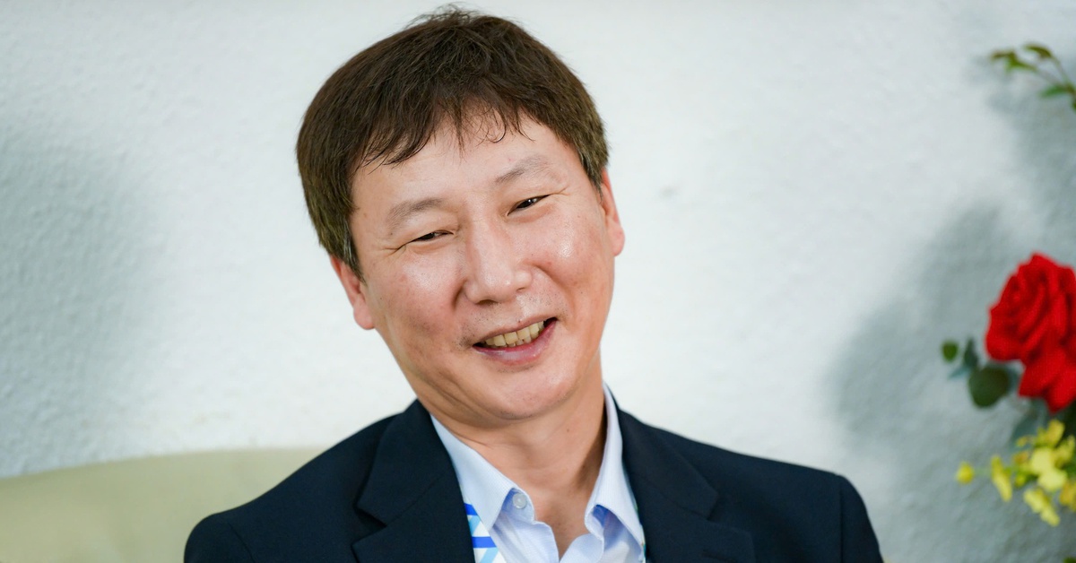 Coach Kim Sang Sik: The World Cup is the ultimate goal for Vietnamese ...