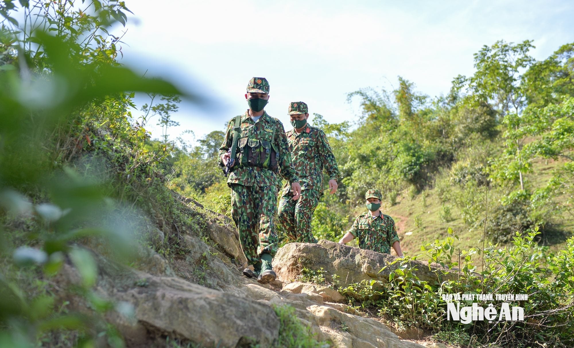 Crime prevention during Tet 2026: Nghe An Border Guard forces dismantle ...