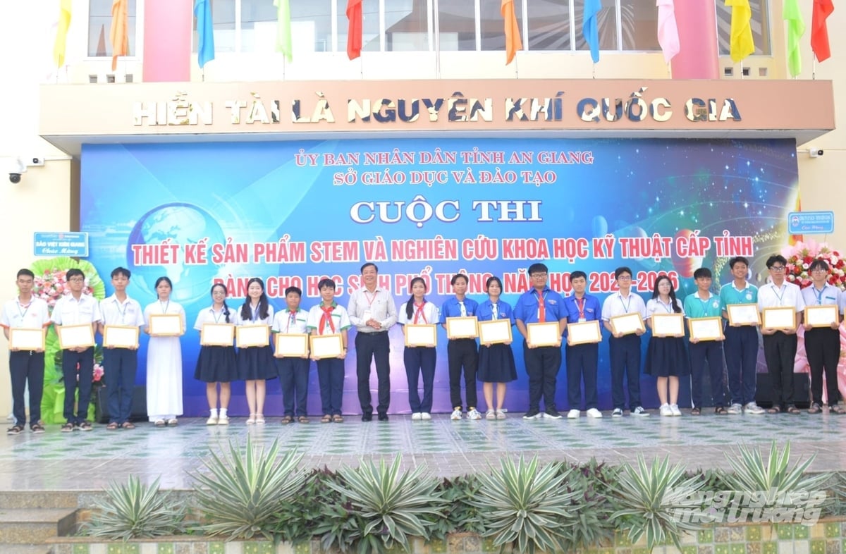 236 prizes were awarded in the Science and Technology Research ...