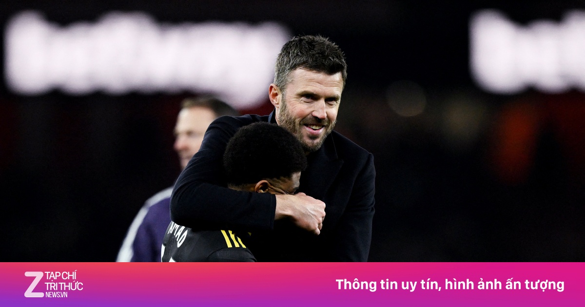 Should Manchester United extend Carrick's contract now?