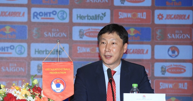 After the Vietnam U23 team, coach Kim Sang Sik is preparing for a new ...