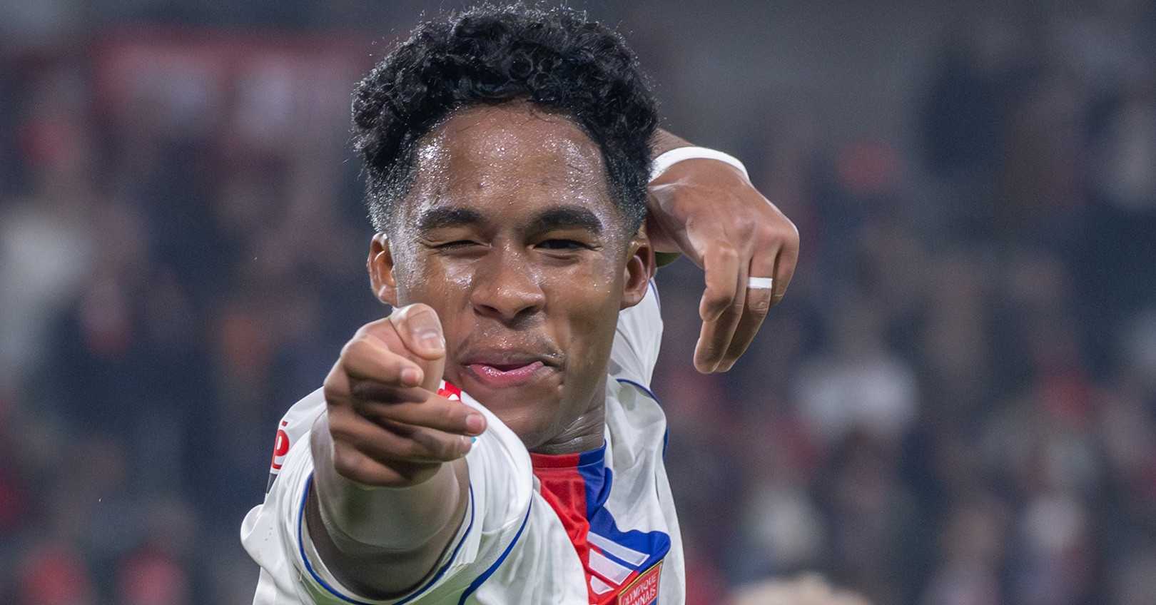 Endrick soars at Lyon: Surpassing Ronaldo 'the Fat' and receiving ...