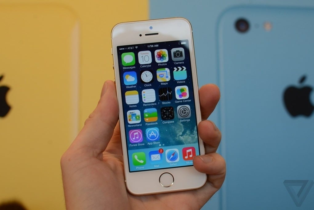 The iPhone 5s receives a software update 13 years after its release.