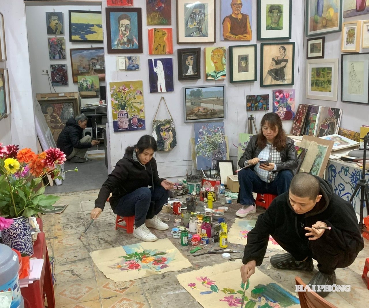 Springtime colors of the highlands in Tet paintings by Hai Phong artists.
