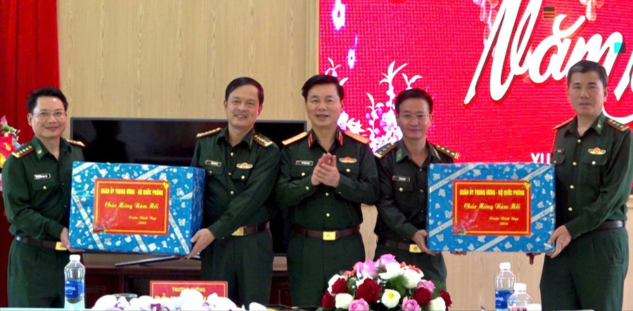 A delegation from the General Political Department of the Vietnam ...