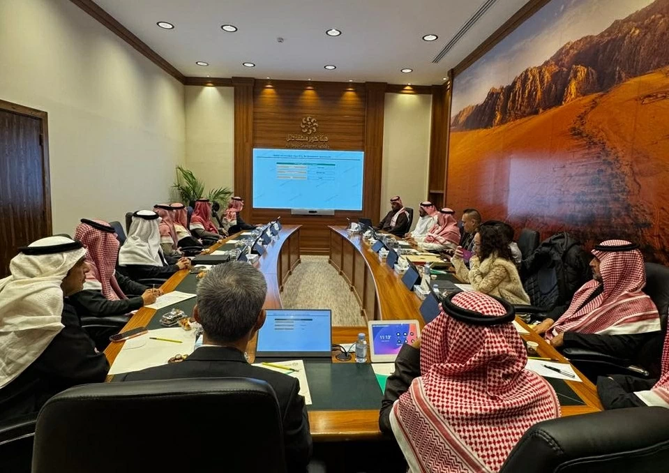Ambassadør Hoang Huu Anh besøker og arbeider i Hail-regionen i Saudi ...