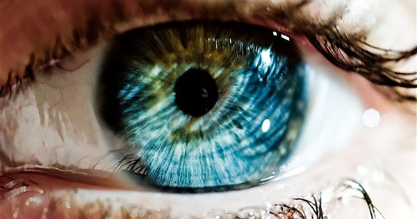 Redness, swelling, and pain in the eye: Warning signs of uveitis ...