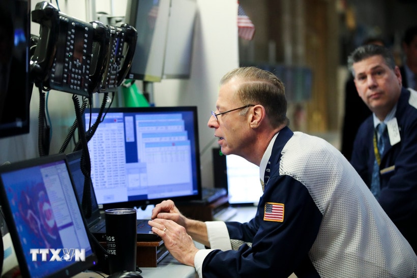 Fed keeps interest rates unchanged, S&P 500 hits historic 7,000-point ...