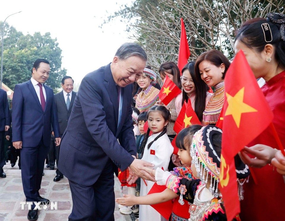 Le secrétaire général To Lam a assisté à l'inauguration de la Maison ...