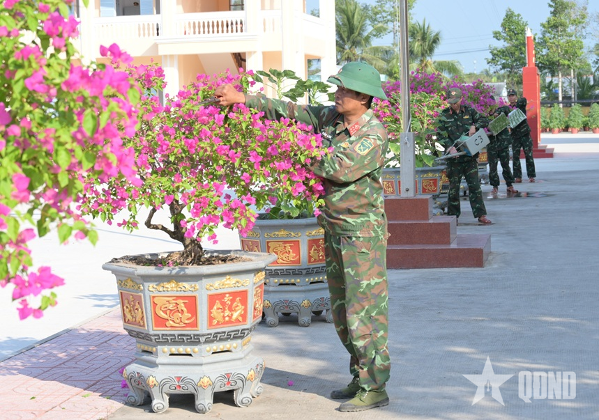 El ambiente primaveral de los soldados de las Fuerzas Especiales de la ...