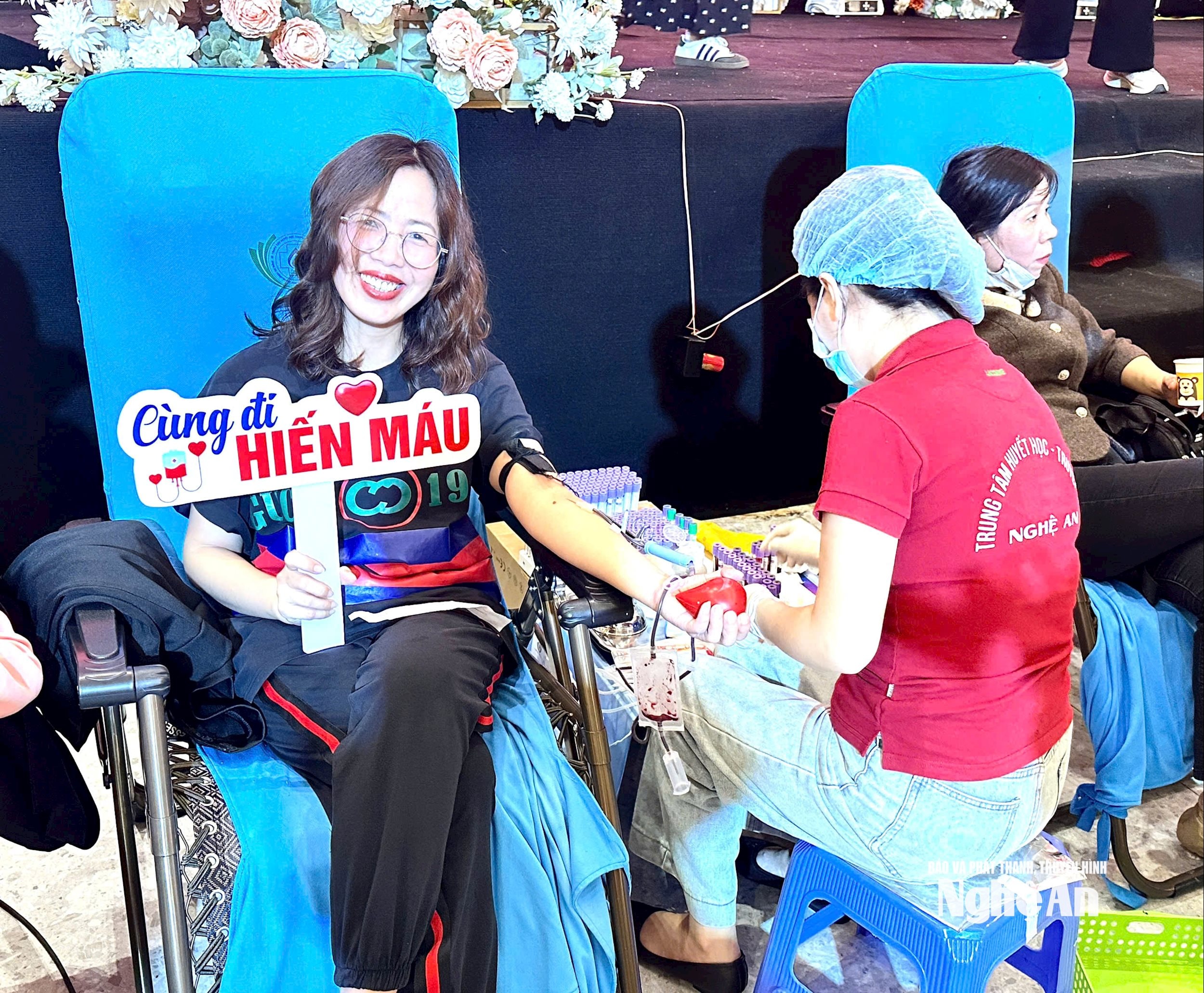 Thousands of people participated in blood donation at the 18th "Red ...