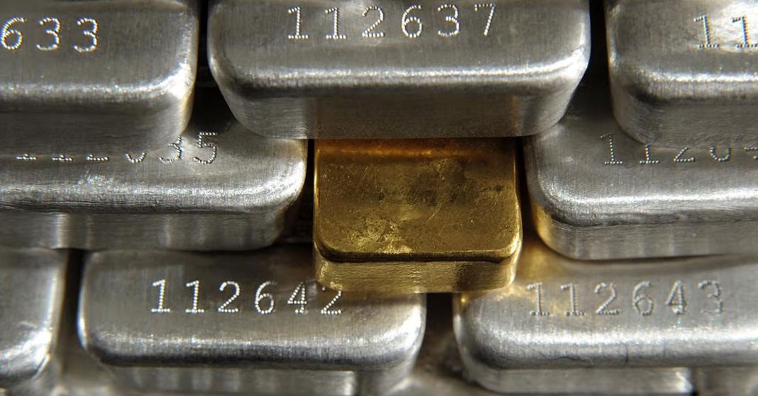 Silver prices experienced a historic drop of 30%, a critical point has ...