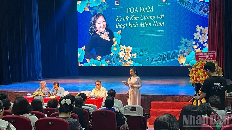 Discussion on the Diamond Queen and Southern Vietnamese Opera