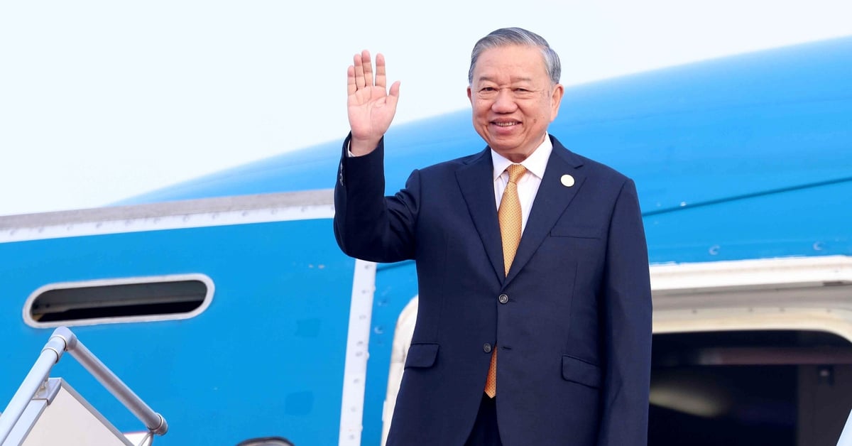 General Secretary To Lam leaves Laos for a state visit to Cambodia.