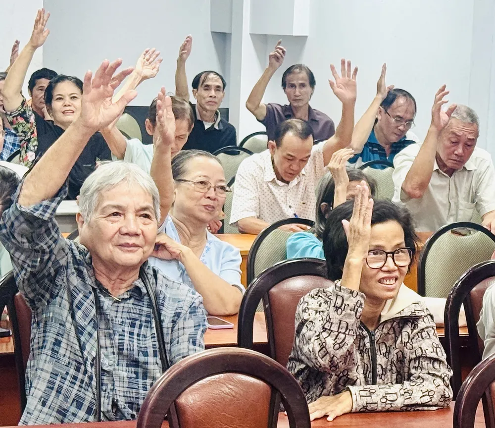 100% dos eleitores da área residencial nomearam unanimemente o camarada ...