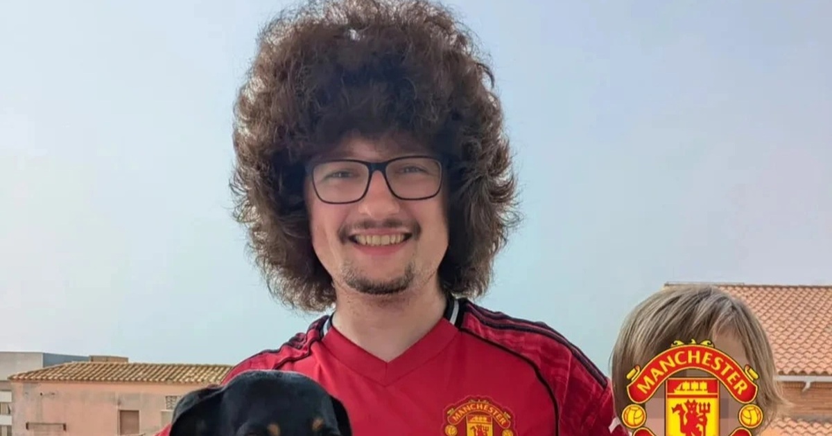 Manchester United fans are waiting for the day they can get a haircut ...