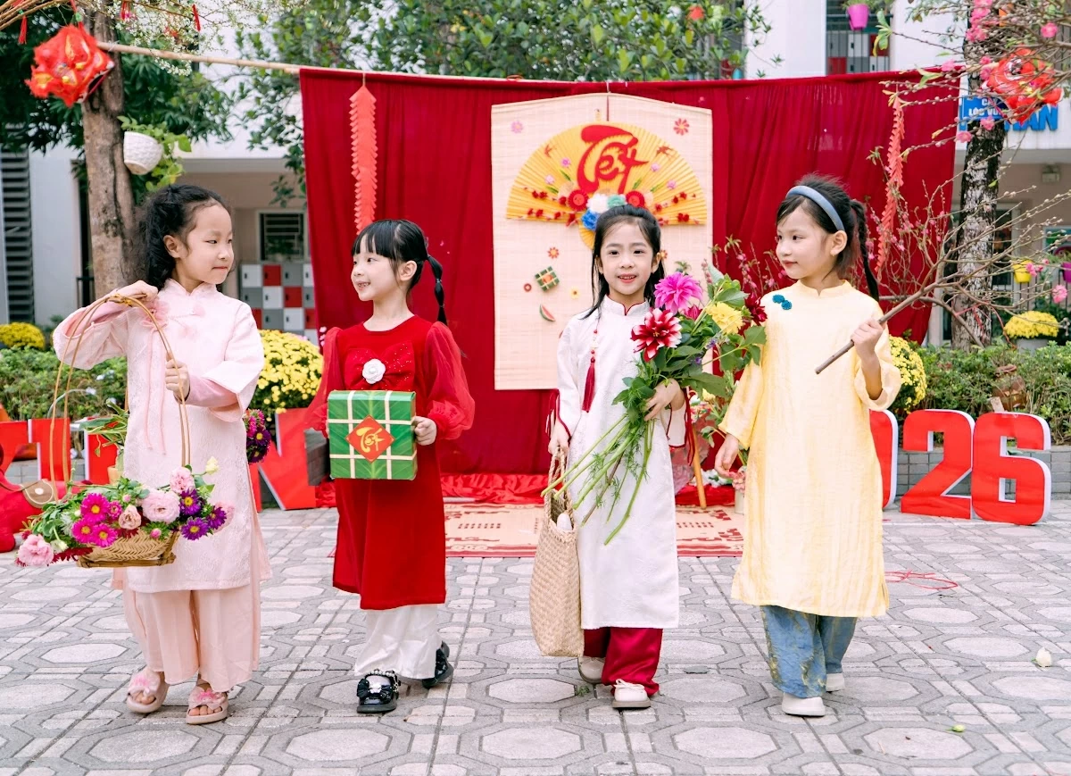 Teaching children how to celebrate Tet (Vietnamese New Year) and ...