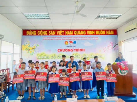 Ấm áp Chương trình “Xuân sẻ chia - Tết yêu thương” năm 2026