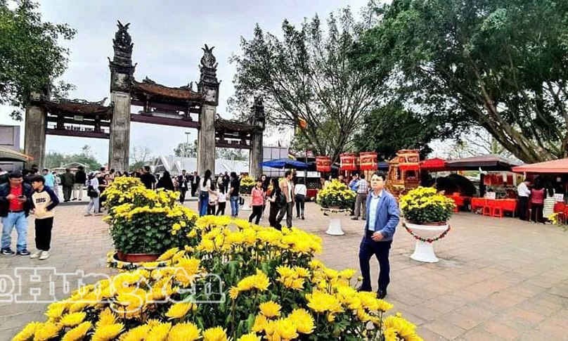 Springtime trip to Tran Temple in Hung Yen