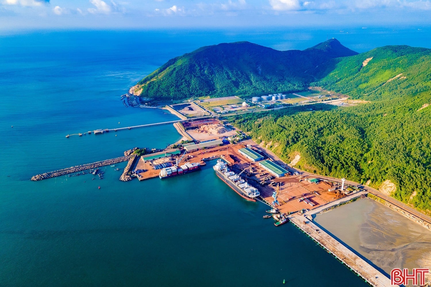 Industry – a strategic pillar in Ha Tinh's development map.