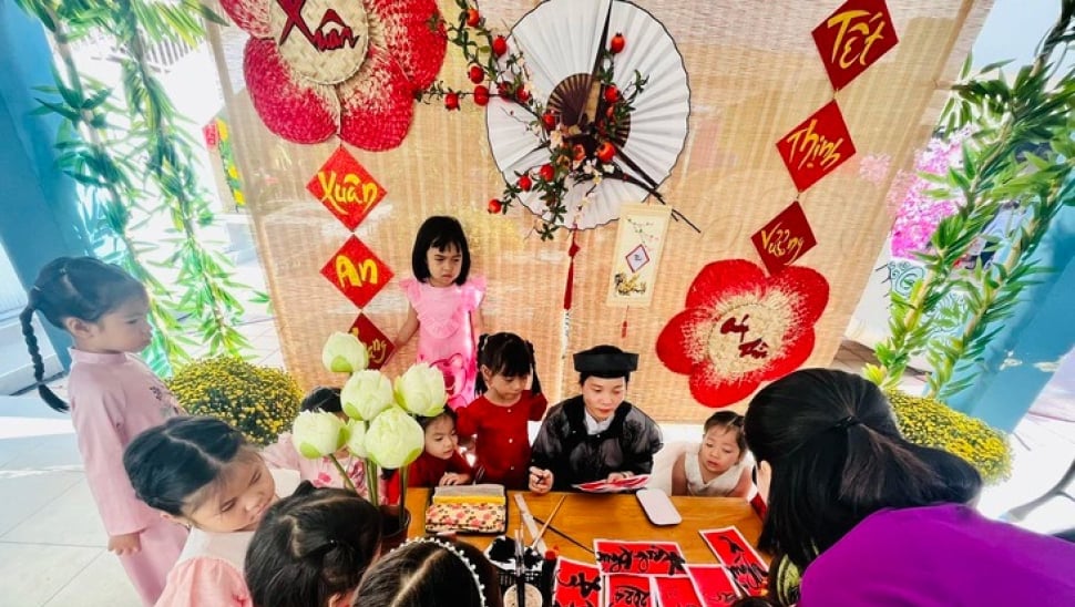 Tet (Vietnamese Lunar New Year) needs to be preserved in its original ...