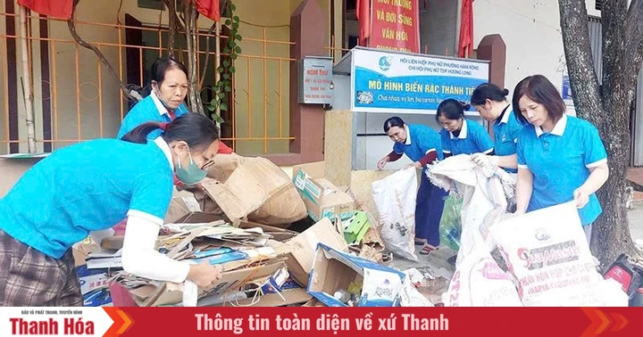 Women in Ham Rong ward "turn trash into money"