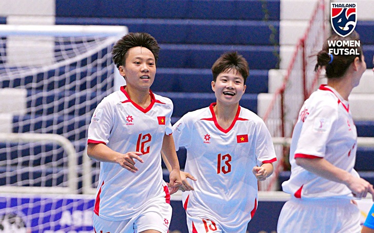 Hòa Philippines, futsal nữ Úc dắt Việt Nam vào bán kết