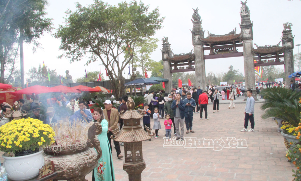 Tran Temple - a highlight in the journey of exploring cultural spaces.