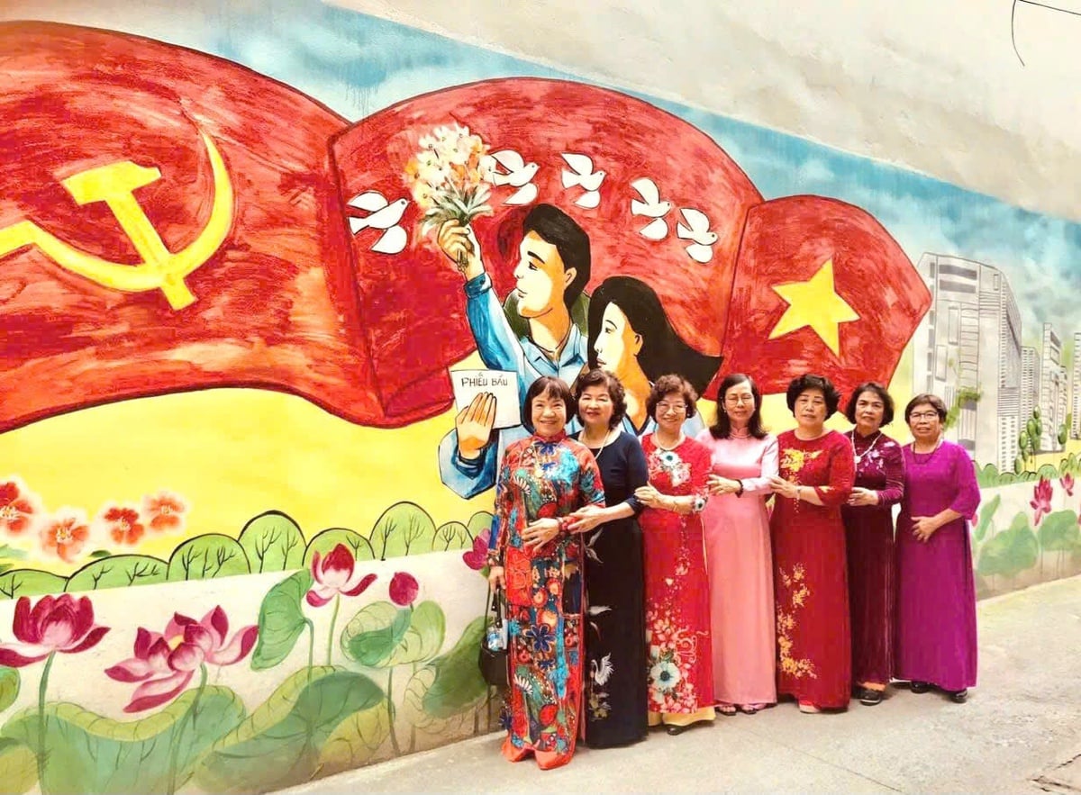 Wanita di seluruh negara dengan penuh semangat menyertai "Minggu Ao Dai ...