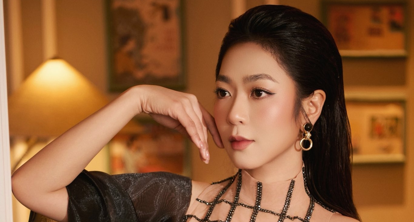 What is singer Ha Thanh Xuan doing after breaking up with the 'King of ...