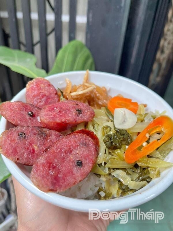 Cai Lay sausage - the sweet taste of the alluvial plains.