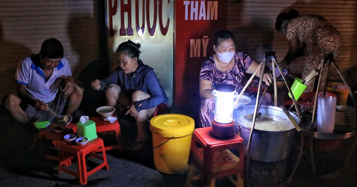 Ho Chi Minh City has a peculiar eatery: a 40-year-old noodle soup stall ...
