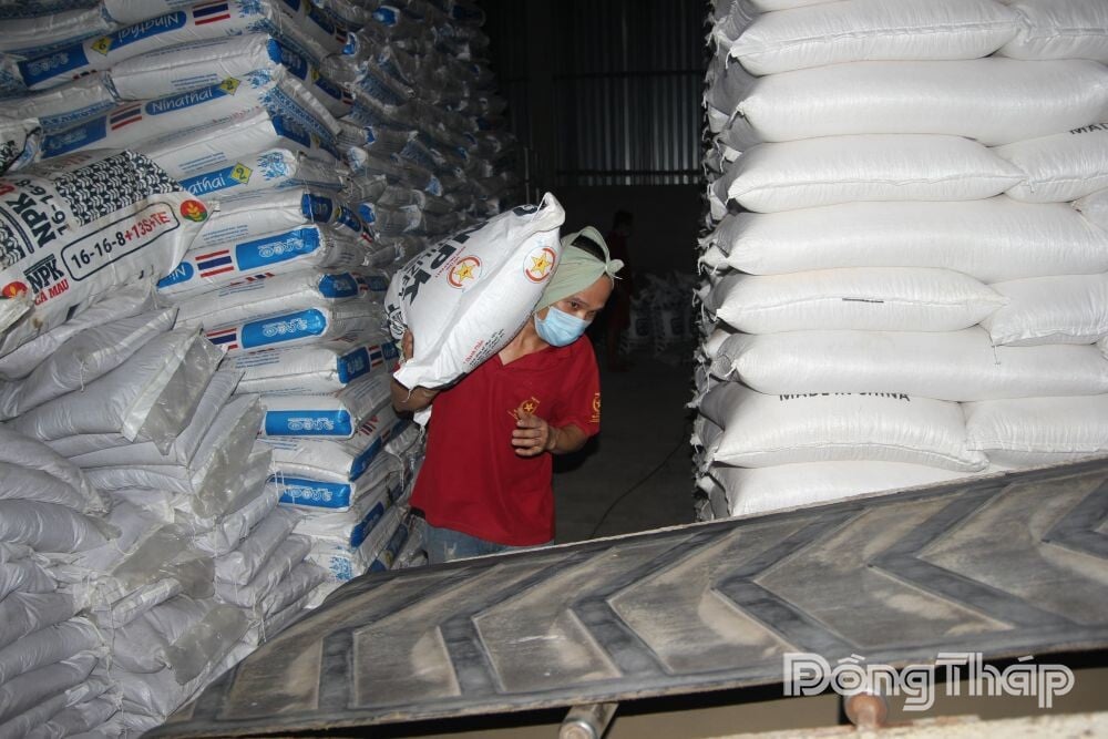 Soaring fertilizer prices put immense pressure on farmers.